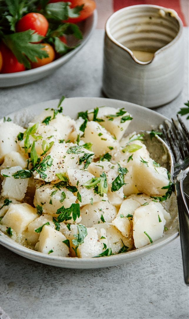 Boiled Potatoes with Butter and Parsley - Sandra's Easy Cooking