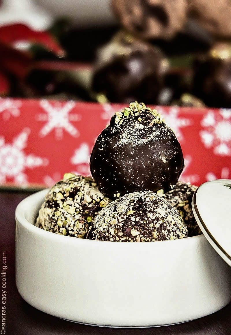 Chocolate Cake Balls - Sandra's Easy Cooking